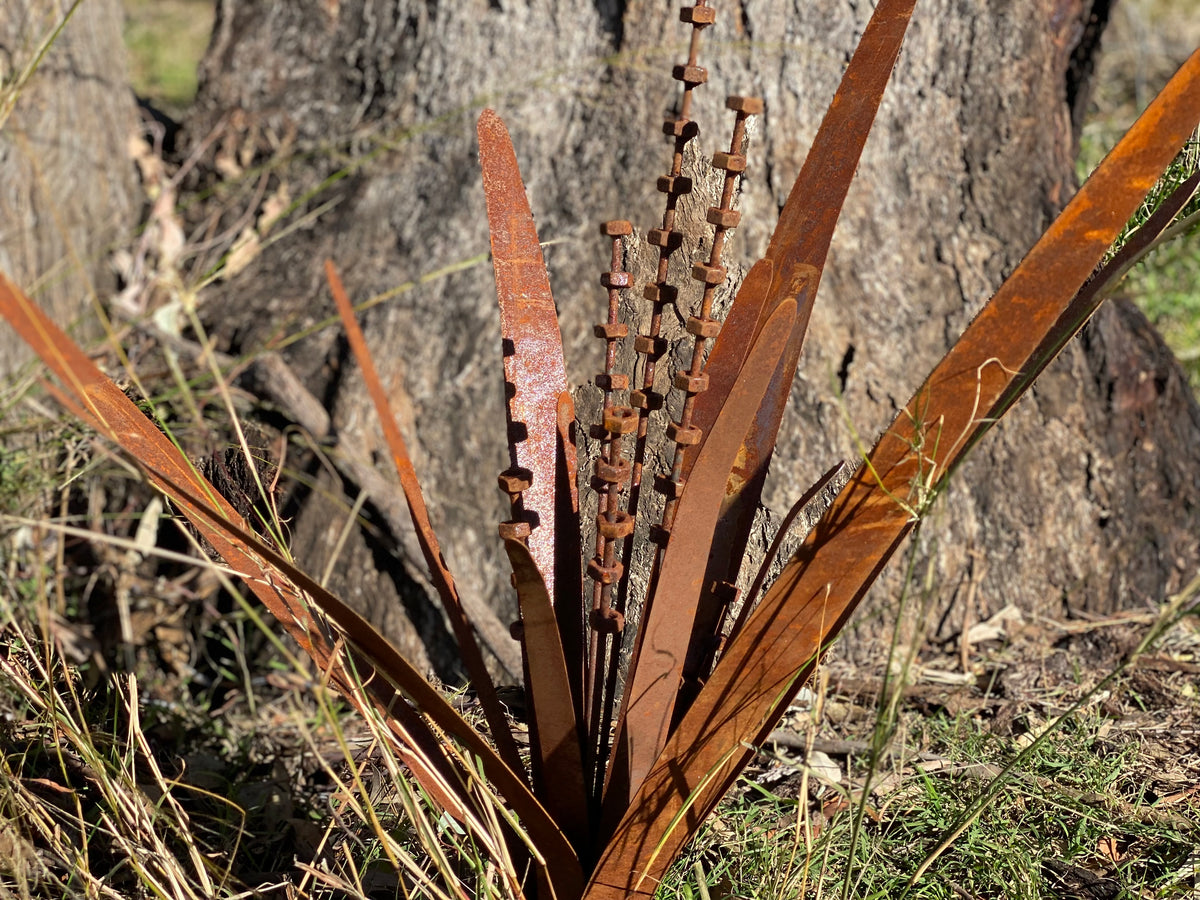 Rusty Detailed YUKKA Stake – The OLDE Farm Store