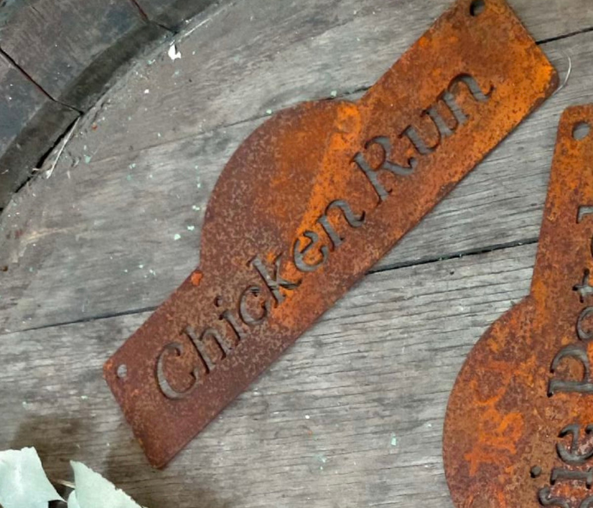 RUST Chicken Run Sign – The OLDE Farm Store