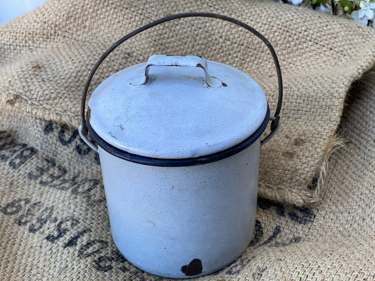 Vintage Billy – The OLDE Farm Store