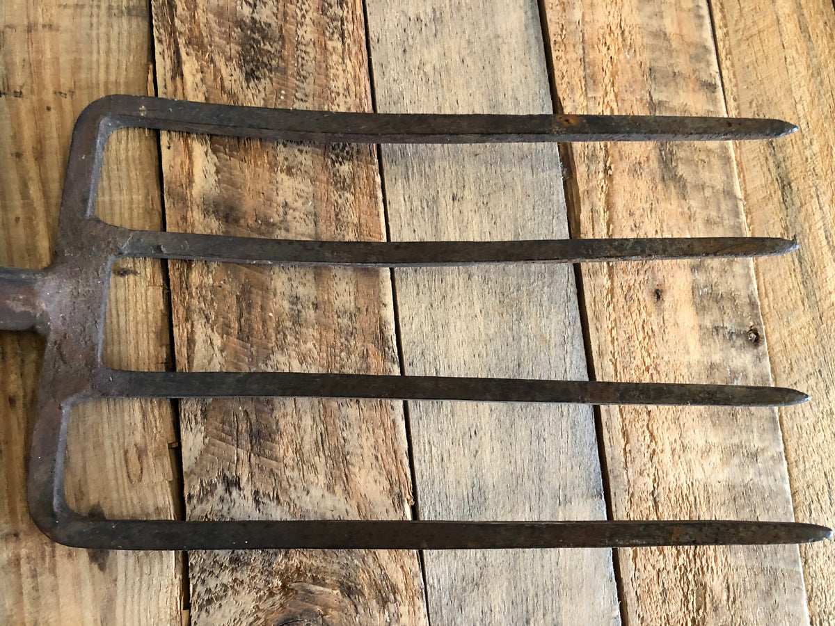 Olde Pitchfork Head – The OLDE Farm Store