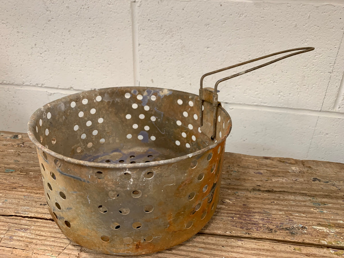 Vintage COLANDER with Retractable Handle – The OLDE Farm Store